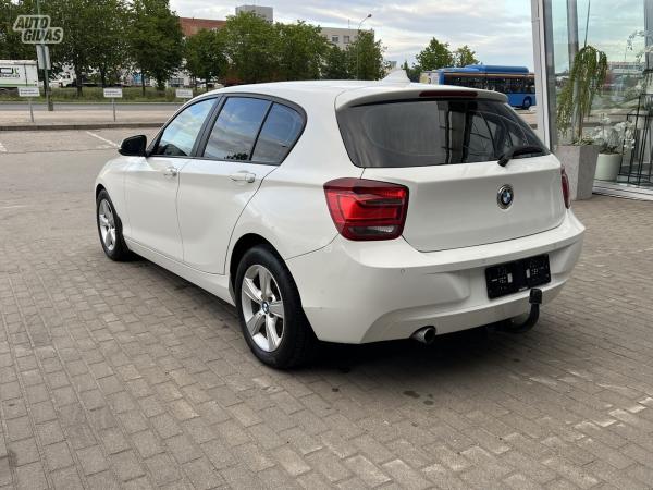 White BMW 118 2012 in Klaipeda, with an engine capacity of 2.00 L and mileage of 322 thousand km for 6500 €, photo 4 on AUTOMOTO.COM.LV