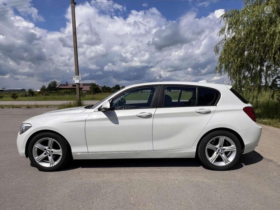 White BMW 118 2013 in Kaunas, with an engine capacity of 2.00 L and mileage of 229 thousand km for 7850 €, photo 6 on AUTOMOTO.COM.LV