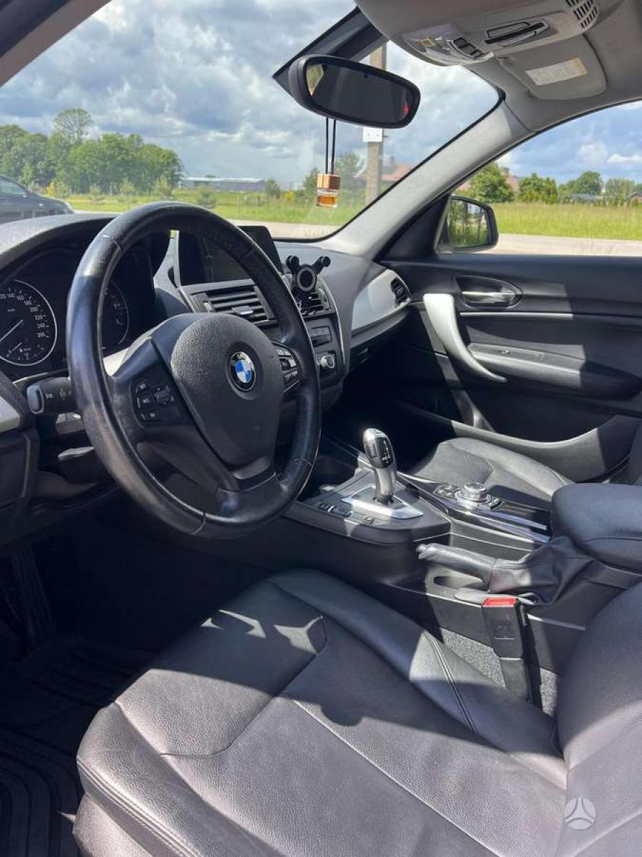 White BMW 118 2013 in Kaunas, with an engine capacity of 2.00 L and mileage of 229 thousand km for 7850 €, photo 9 on AUTOMOTO.COM.LV