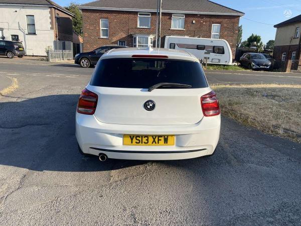 White BMW 118 2013 in Joniskis, with an engine capacity of 2.00 L and mileage of 118 thousand km for 2300 €, photo 2 on AUTOMOTO.COM.LV