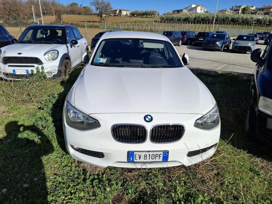 Balts BMW 118 2014 Kauņa, ar dzinēja tilpumu 2.00 L un nobraukumu 223 tūkst. km par 4700 €, foto 1 vietnē AUTOMOTO.COM.LV