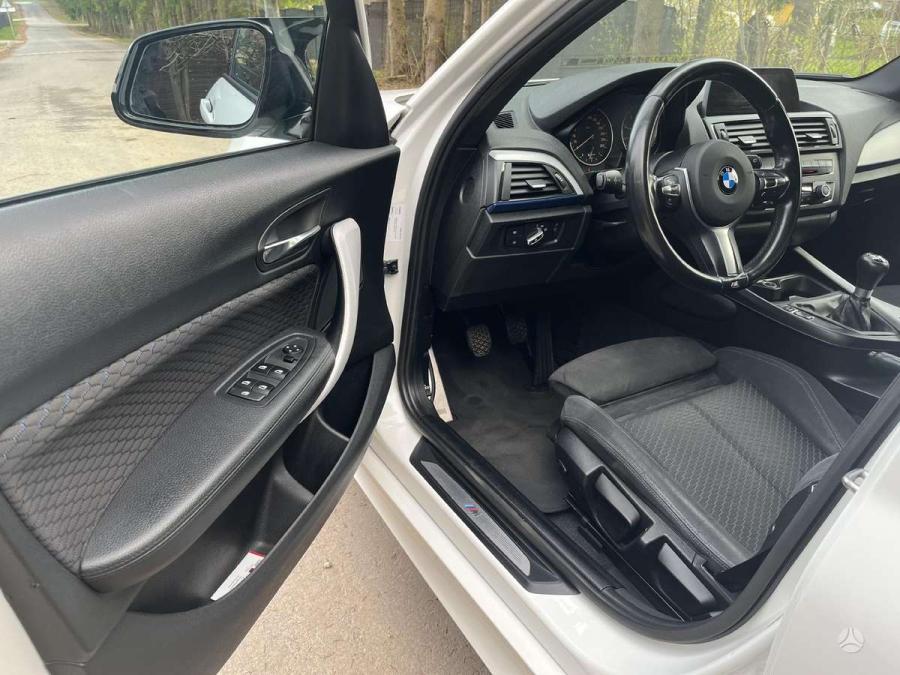 White BMW 118 2014 in Vilnius, with an engine capacity of 2.00 L and mileage of 233 thousand km for 7500 €, photo 12 on AUTOMOTO.COM.LV