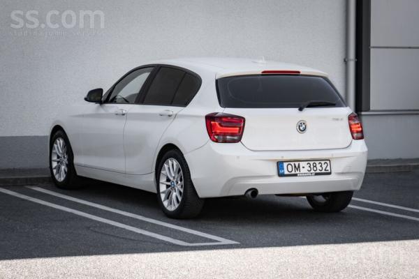 White BMW 118 2014 in Riga, with an engine capacity of 2.00 L and mileage of 202 thousand km for 6750 €, photo 6 on AUTOMOTO.COM.LV
