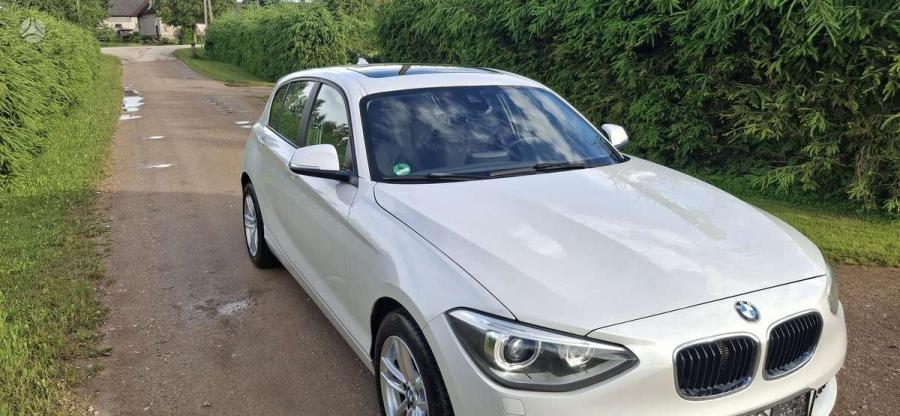 White BMW 118 2014 in Rokiskis, with an engine capacity of 2.00 L and mileage of 143 thousand km for 6399 €, photo 4 on AUTOMOTO.COM.LV