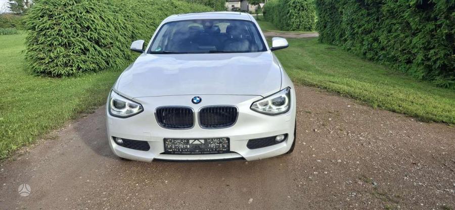 White BMW 118 2014 in Rokiskis, with an engine capacity of 2.00 L and mileage of 143 thousand km for 6200 €, photo 4 on AUTOMOTO.COM.LV