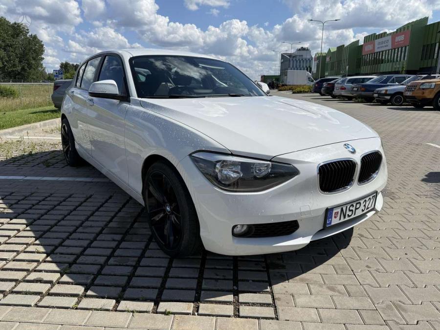 White BMW 118 2014 in Vilnius, with an engine capacity of 2.00 L and mileage of 230 thousand km for 7500 €, photo 3 on AUTOMOTO.COM.LV