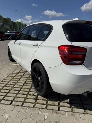 White BMW 118 2014 in Vilnius, with an engine capacity of 2.00 L and mileage of 230 thousand km for 7500 €, photo 4 on AUTOMOTO.COM.LV