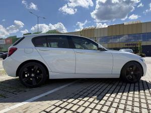 White BMW 118 2014 in Vilnius, with an engine capacity of 2.00 L and mileage of 230 thousand km for 7500 €, photo 7 on AUTOMOTO.COM.LV