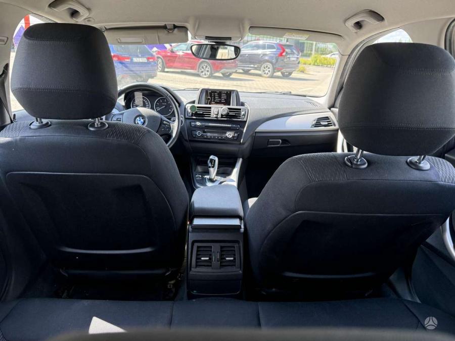 White BMW 118 2014 in Vilnius, with an engine capacity of 2.00 L and mileage of 230 thousand km for 7500 €, photo 12 on AUTOMOTO.COM.LV