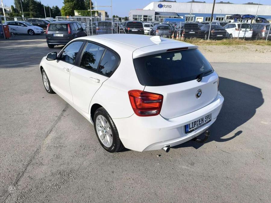 Balts BMW 118 2014 Šauļi, ar dzinēja tilpumu 2.00 L un nobraukumu 252 tūkst. km par 4450 €, foto 8 vietnē AUTOMOTO.COM.LV