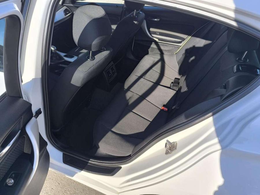 Balts BMW 118 2014 Šauļi, ar dzinēja tilpumu 2.00 L un nobraukumu 252 tūkst. km par 4450 €, foto 19 vietnē AUTOMOTO.COM.LV