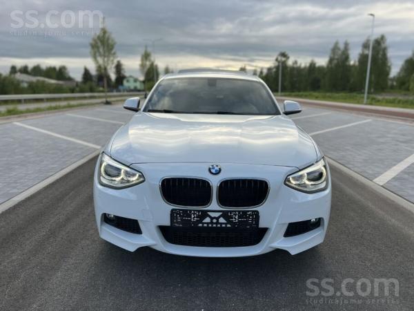 White BMW 118 2015 in Jelgava, with an engine capacity of 2.00 L and mileage of 225 thousand km for 10700 €, photo 2 on AUTOMOTO.COM.LV