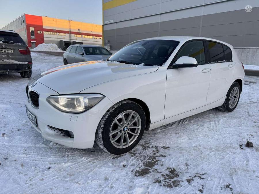 Balts BMW 118 2015 Viļņa, ar dzinēja tilpumu 2.00 L un nobraukumu 188 tūkst. km par 8300 €, foto 14 vietnē AUTOMOTO.COM.LV