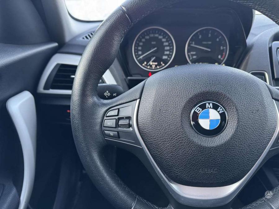Balts BMW 118 2015 Viļņa, ar dzinēja tilpumu 2.00 L un nobraukumu 188 tūkst. km par 8300 €, foto 20 vietnē AUTOMOTO.COM.LV