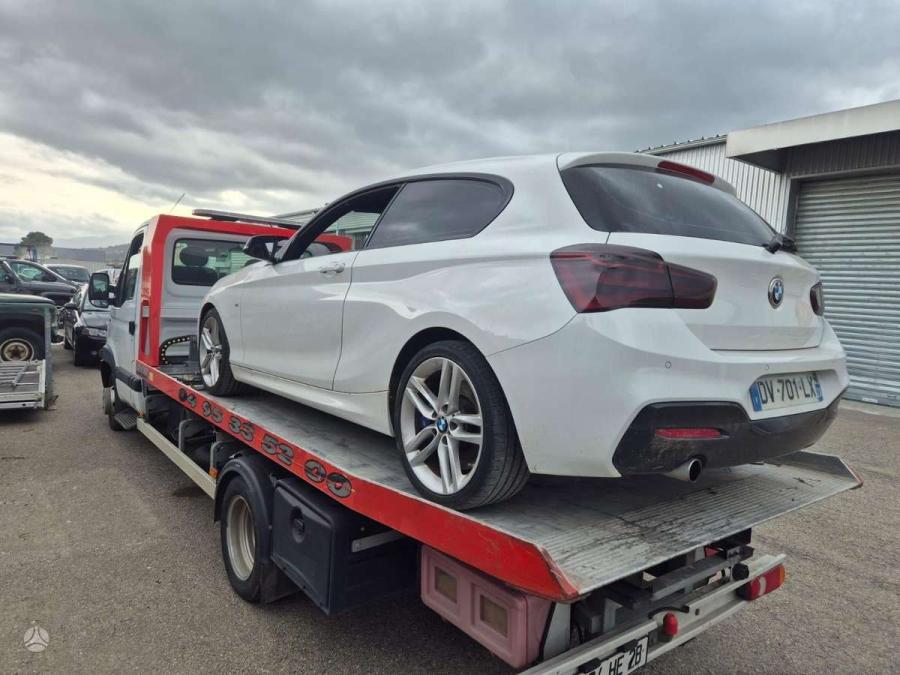 White BMW 118 2015 in Taurage, with an engine capacity of 2.00 L and mileage of 173 thousand km for 5800 €, photo 4 on AUTOMOTO.COM.LV