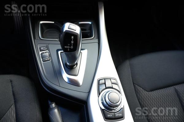 White BMW 118 2015 in Riga, with an engine capacity of 2.00 L and mileage of 240 thousand km for 9390 €, photo 8 on AUTOMOTO.COM.LV