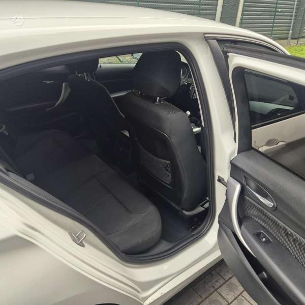 Balts BMW 118 2017 Kauņa, ar dzinēja tilpumu 2.00 L un nobraukumu 249 tūkst. km par 10600 €, foto 11 vietnē AUTOMOTO.COM.LV