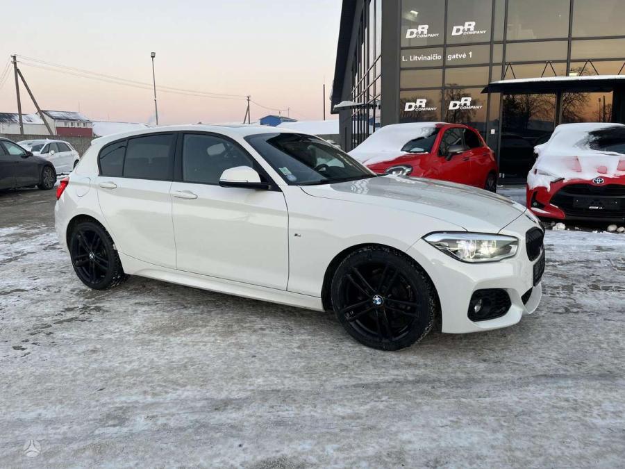 White BMW 118 2018 in Taurage, with an engine capacity of 1.50 L and mileage of 61 thousand km for 13900 €, photo 1 on AUTOMOTO.COM.LV