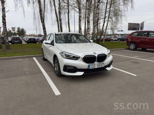 BMW 118 2019 Rīga vietnē Balts BMW 118 2019 Rīga, ar dzinēja tilpumu 1.50 L un nobraukumu 71 tūkst. km par 14500 €, foto 4 vietnē AUTOMOTO.COM.LV