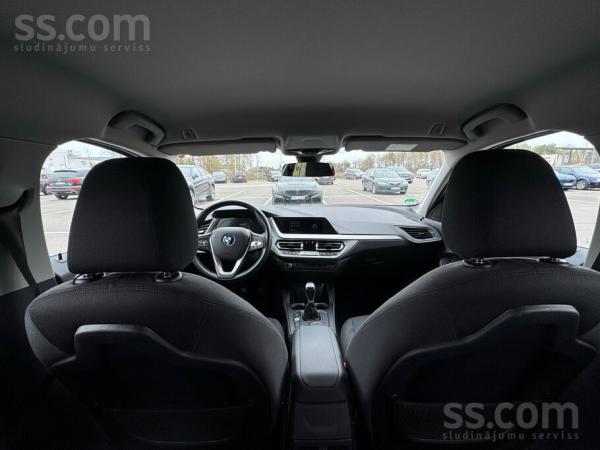 BMW 118 2019 Rīga vietnē Balts BMW 118 2019 Rīga, ar dzinēja tilpumu 1.50 L un nobraukumu 71 tūkst. km par 14500 €, foto 10 vietnē AUTOMOTO.COM.LV