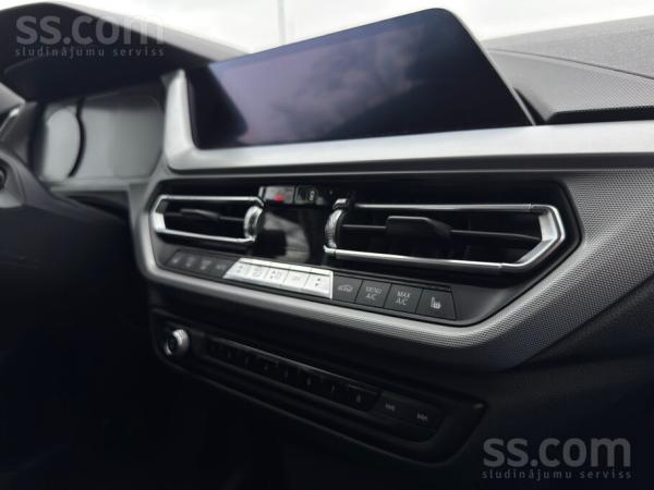 BMW 118 2019 Rīga vietnē Balts BMW 118 2019 Rīga, ar dzinēja tilpumu 1.50 L un nobraukumu 71 tūkst. km par 14500 €, foto 11 vietnē AUTOMOTO.COM.LV