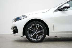 Balts BMW 118 2020 Kauņa, ar dzinēja tilpumu 0.00 L un nobraukumu 74 tūkst. km par 23138 €, foto 2 vietnē AUTOMOTO.COM.LV