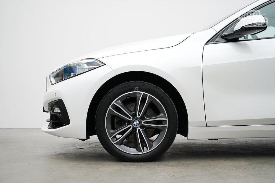 Balts BMW 118 2020 Kauņa, ar dzinēja tilpumu 0.00 L un nobraukumu 74 tūkst. km par 23138 €, foto 2 vietnē AUTOMOTO.COM.LV