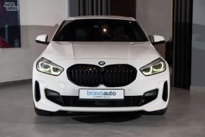 White BMW 118 2020 in Kaunas, with an engine capacity of 1.50 L and mileage of 110 thousand km for 18771 €, photo 3 on AUTOMOTO.COM.LV