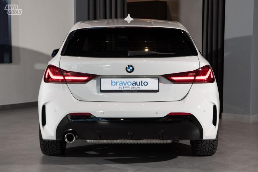 White BMW 118 2020 in Kaunas, with an engine capacity of 1.50 L and mileage of 110 thousand km for 18771 €, photo 7 on AUTOMOTO.COM.LV