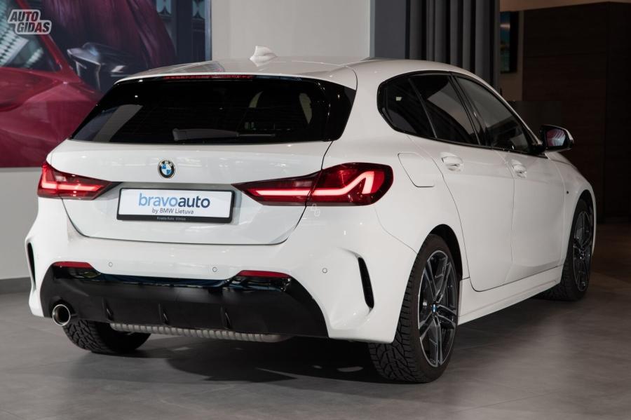 White BMW 118 2020 in Kaunas, with an engine capacity of 1.50 L and mileage of 110 thousand km for 18771 €, photo 8 on AUTOMOTO.COM.LV