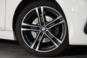 White BMW 118 2020 in Kaunas, with an engine capacity of 1.50 L and mileage of 110 thousand km for 18771 €, photo 23 on AUTOMOTO.COM.LV