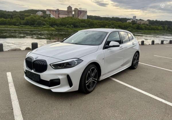 Balts BMW 118 2020 Kauņa, ar dzinēja tilpumu 2.00 L un nobraukumu 239 tūkst. km par 14600 €, foto 1 vietnē AUTOMOTO.COM.LV