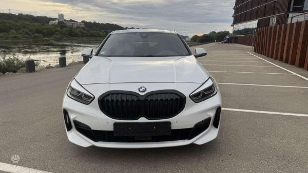 Balts BMW 118 2020 Kauņa, ar dzinēja tilpumu 2.00 L un nobraukumu 239 tūkst. km par 14600 €, foto 3 vietnē AUTOMOTO.COM.LV