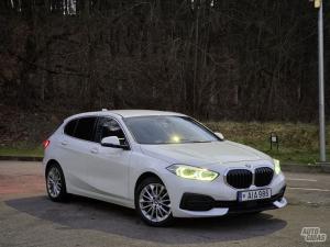 Balts BMW 118 2021 Kauņa, ar dzinēja tilpumu 2.00 L un nobraukumu 160 tūkst. km par 13950 €, foto  vietnē AUTOMOTO.COM.LV