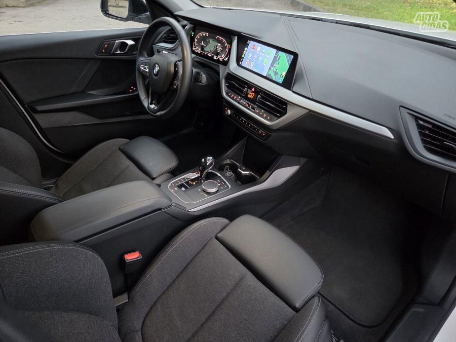 Balts BMW 118 2021 Kauņa, ar dzinēja tilpumu 2.00 L un nobraukumu 160 tūkst. km par 13950 €, foto 12 vietnē AUTOMOTO.COM.LV