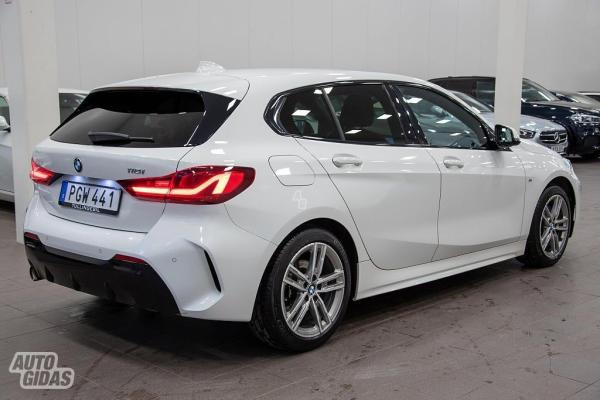 White BMW 118 2022 in Kaunas, with an engine capacity of 0.00 L and mileage of 84 thousand km for 24208 €, photo 4 on AUTOMOTO.COM.LV