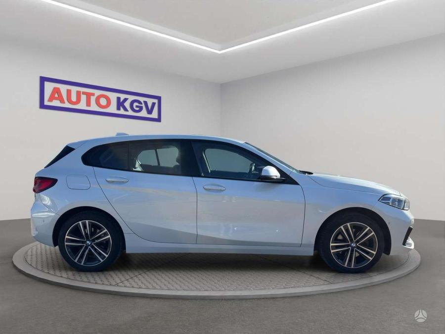 White BMW 118 2023 in Klaipeda, with an engine capacity of 1.50 L and mileage of 39 thousand km for 21999 €, photo 7 on AUTOMOTO.COM.LV