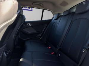 White BMW 118 2023 in Klaipeda, with an engine capacity of 1.50 L and mileage of 39 thousand km for 21999 €, photo 12 on AUTOMOTO.COM.LV