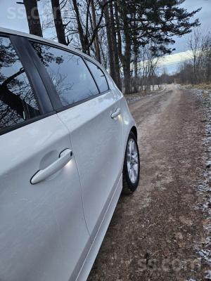White BMW 118 2008 in Aluksne, with an engine capacity of 2.00 L and mileage of 298 thousand km for 3550 €, photo 3 on AUTOMOTO.COM.LV