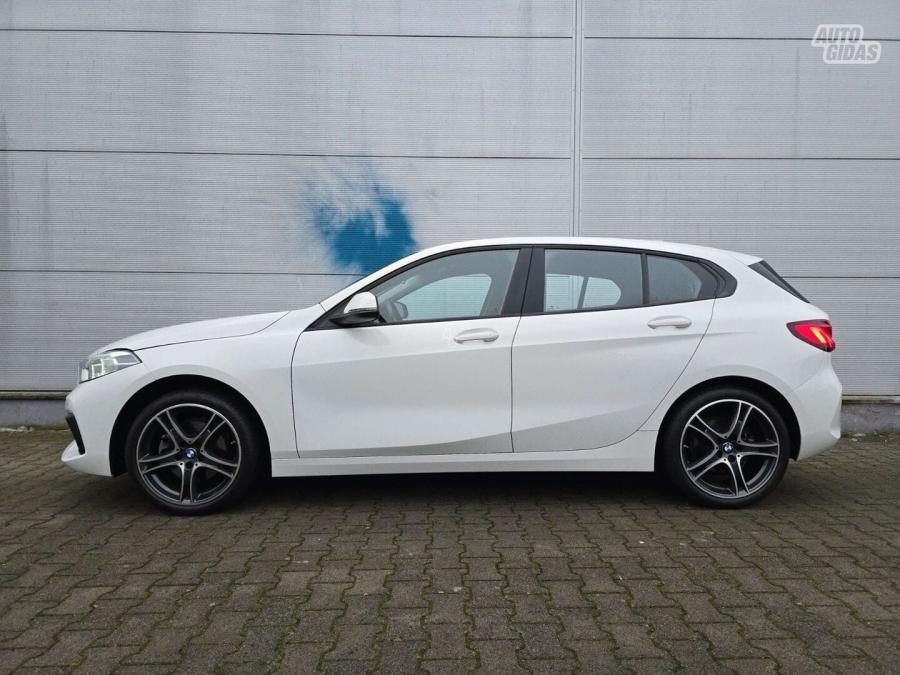 Balts BMW 118 2022 Kauņa, ar dzinēja tilpumu 1.50 L un nobraukumu 52 tūkst. km par 21594 €, foto 5 vietnē AUTOMOTO.COM.LV