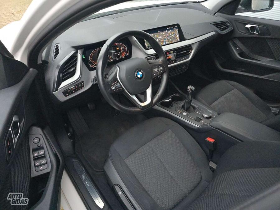 Balts BMW 118 2022 Kauņa, ar dzinēja tilpumu 1.50 L un nobraukumu 52 tūkst. km par 21594 €, foto 12 vietnē AUTOMOTO.COM.LV