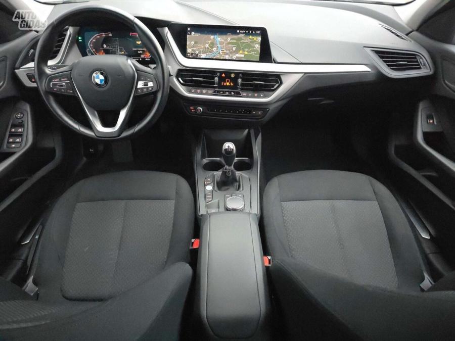Balts BMW 118 2022 Kauņa, ar dzinēja tilpumu 1.50 L un nobraukumu 52 tūkst. km par 21594 €, foto 18 vietnē AUTOMOTO.COM.LV