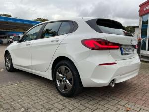 Balts BMW 118 2022 Kauņa, ar dzinēja tilpumu 1.50 L un nobraukumu 76 tūkst. km par 22390 €, foto 3 vietnē AUTOMOTO.COM.LV
