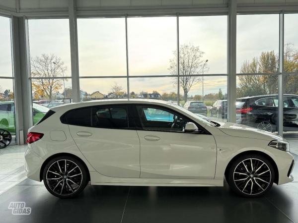 Balts BMW 118 2022 Kauņa, ar dzinēja tilpumu 1.50 L un nobraukumu 68 tūkst. km par 26621 €, foto 4 vietnē AUTOMOTO.COM.LV