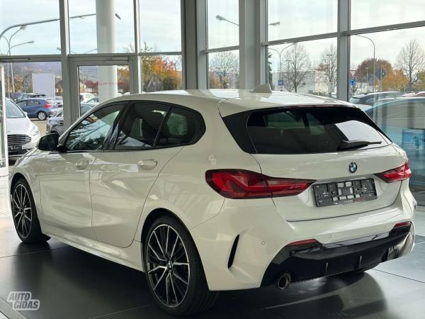 Balts BMW 118 2022 Kauņa, ar dzinēja tilpumu 1.50 L un nobraukumu 68 tūkst. km par 26621 €, foto 7 vietnē AUTOMOTO.COM.LV