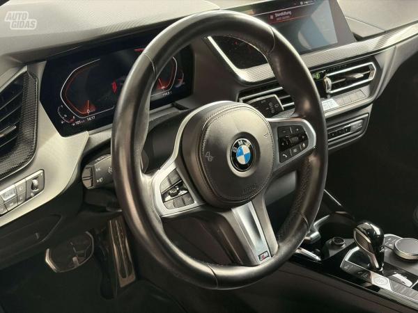 Balts BMW 118 2022 Kauņa, ar dzinēja tilpumu 1.50 L un nobraukumu 68 tūkst. km par 26621 €, foto 10 vietnē AUTOMOTO.COM.LV