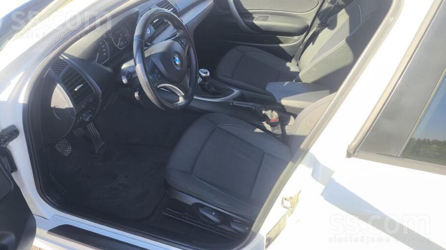 Balts BMW 118 2011 Jelgava, ar dzinēja tilpumu 2.00 L un nobraukumu 324 tūkst. km par 3350 €, foto 11 vietnē AUTOMOTO.COM.LV