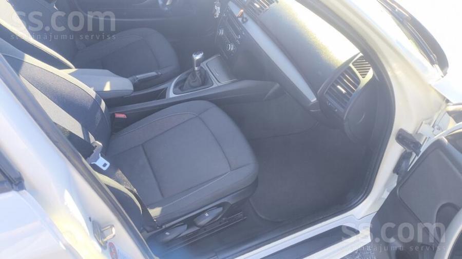 Balts BMW 118 2011 Jelgava, ar dzinēja tilpumu 2.00 L un nobraukumu 324 tūkst. km par 3350 €, foto 12 vietnē AUTOMOTO.COM.LV