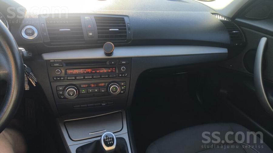 Balts BMW 118 2011 Jelgava, ar dzinēja tilpumu 2.00 L un nobraukumu 324 tūkst. km par 3350 €, foto 16 vietnē AUTOMOTO.COM.LV