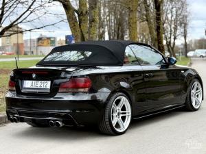 Black BMW 120 2009 in Kaunas, with an engine capacity of 2.00 L and mileage of 253 thousand km for 6500 €, photo 18 on AUTOMOTO.COM.LV